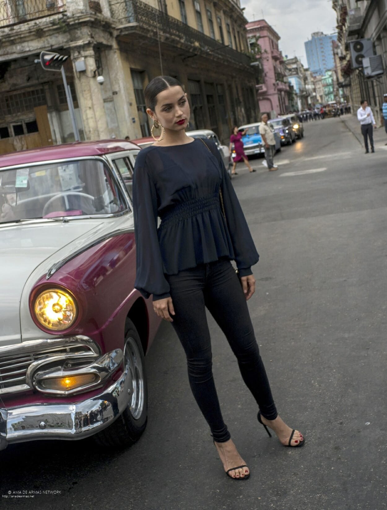 Ana de Armas’s Feet, Toes And Soles - HD Pictures - High Heels